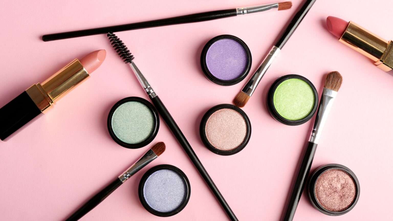 From Foundation to Finish: Essential Makeup Techniques